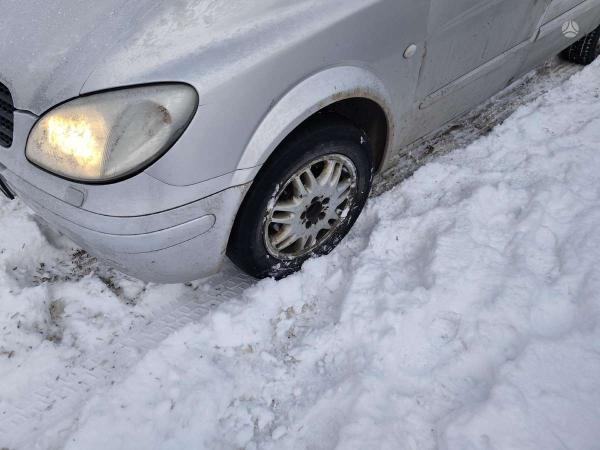 Grey Mercedes-Benz Vito 2004 in Panevezys, with an engine capacity of 2.20 L and mileage of 334 thousand km for 1550 €, photo 4 on AUTOMOTO.COM.LV