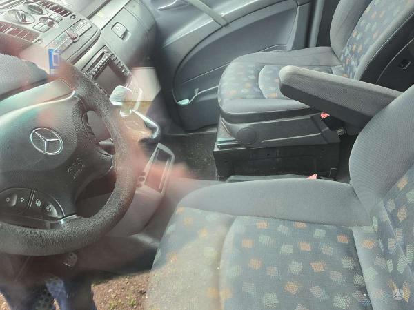 Pelēks Mercedes-Benz Vito 2004 Jonava, ar dzinēja tilpumu 2.20 L un nobraukumu 300 tūkst. km par 4350 €, foto 4 vietnē AUTOMOTO.COM.LV
