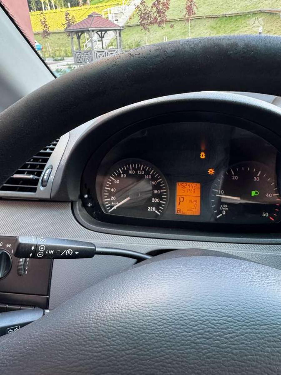 Grey Mercedes-Benz Vito 2007 in Vilnius, with an engine capacity of 2.20 L and mileage of 455 thousand km for 4850 €, photo 13 on AUTOMOTO.COM.LV