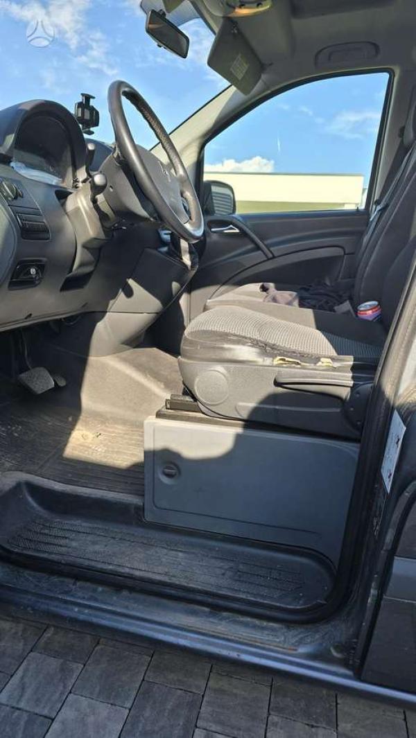 Pelēks Mercedes-Benz Vito 2010 Viļņa, ar dzinēja tilpumu 2.20 L un nobraukumu 322 tūkst. km par 10000 €, foto 6 vietnē AUTOMOTO.COM.LV