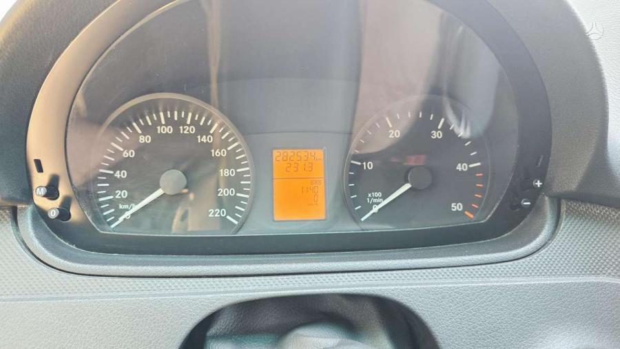 Pelēks Mercedes-Benz Vito 2011 Rokiškis, ar dzinēja tilpumu 2.14 L un nobraukumu 280 tūkst. km par 7600 €, foto 23 vietnē AUTOMOTO.COM.LV