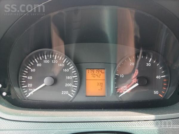 Mercedes-Benz Vito 2013 in Ogre on AUTOMOTO.COM.LV Grey Mercedes-Benz Vito 2013 in Ogre, with an engine capacity of 2.20 L and mileage of 179 thousand km for 5000 €, photo 10 on AUTOMOTO.COM.LV