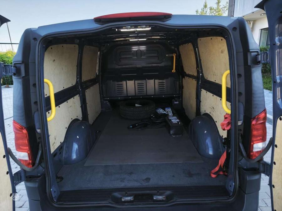 Grey Mercedes-Benz Vito 2020 in Vilnius, with an engine capacity of 0.00 L and mileage of 50 thousand km for 7950 €, photo 9 on AUTOMOTO.COM.LV