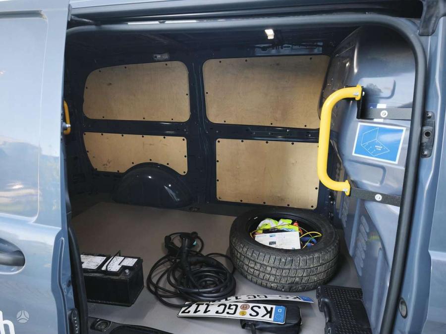 Grey Mercedes-Benz Vito 2020 in Vilnius, with an engine capacity of 0.00 L and mileage of 50 thousand km for 7950 €, photo 11 on AUTOMOTO.COM.LV