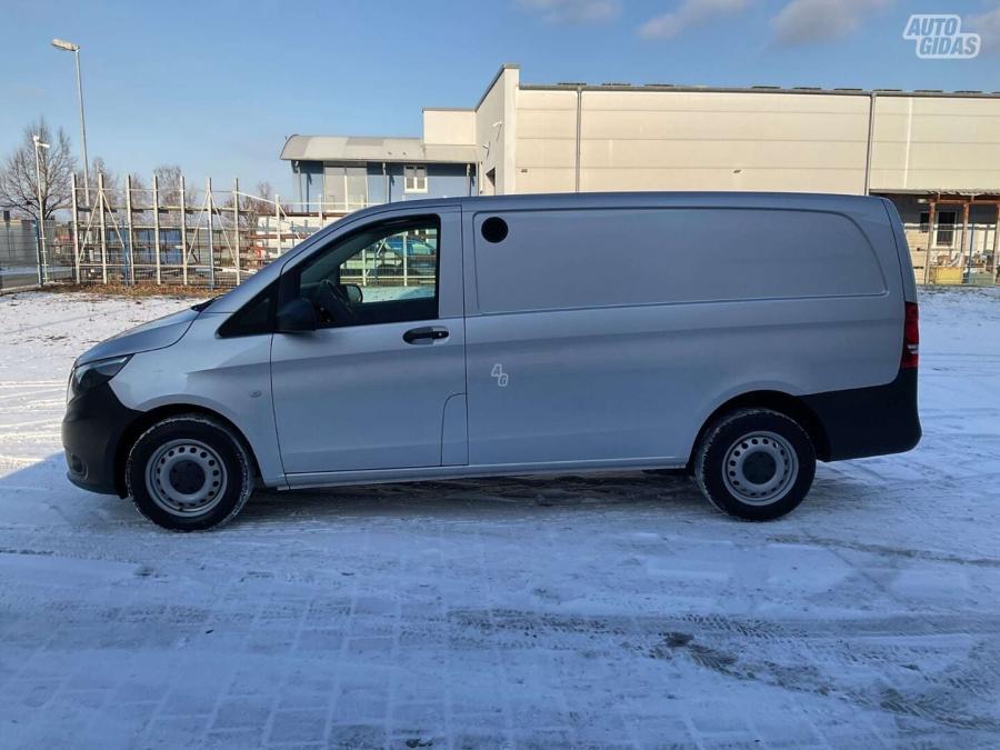 Pelēks Mercedes-Benz Vito 2022 Kauņa, ar dzinēja tilpumu 2.00 L un nobraukumu 58 tūkst. km par 26412 €, foto 2 vietnē AUTOMOTO.COM.LV