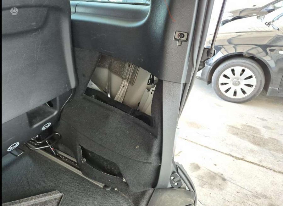 Pelēks Mercedes-Benz Vito 2024 Klaipėda, ar dzinēja tilpumu 1.95 L un nobraukumu 28 tūkst. km par 16700 €, foto 14 vietnē AUTOMOTO.COM.LV