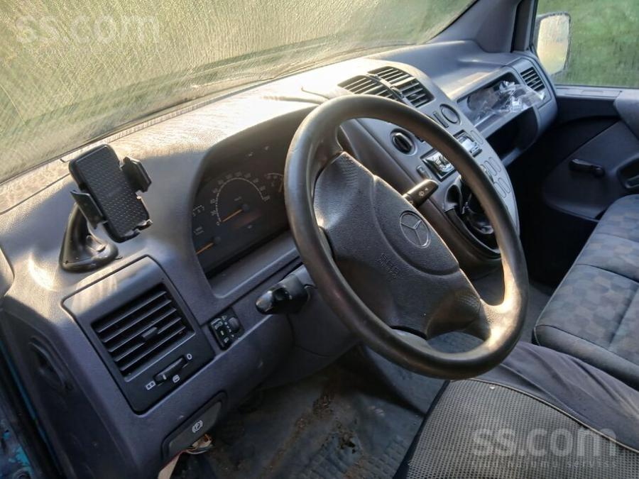 Серый Мерседес Вито 1999 в Лиепая, объемом двигателя 2.00 л и пробегом 300 тыс. км за 700 €, фото 3 на AUTOMOTO.COM.LV