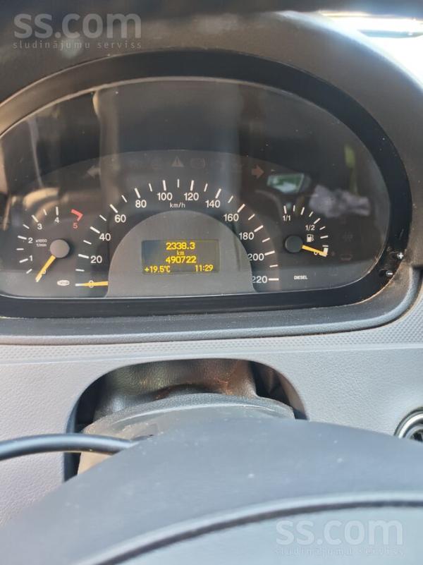Pelēks Mercedes-Benz Vito 2007 Kuldīga, ar dzinēja tilpumu 2.20 L un nobraukumu 491 tūkst. km par 4000 €, foto 3 vietnē AUTOMOTO.COM.LV