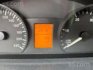 Grey Mercedes-Benz Vito 2008 in Valmiera, with an engine capacity of 2.20 L and mileage of 235 thousand km for 4800 €, photo 9 on AUTOMOTO.COM.LV