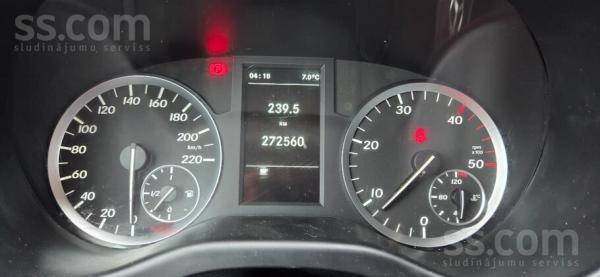 Grey Mercedes-Benz Vito 2015 in Jekabpils, with an engine capacity of 2.20 L and mileage of 273 thousand km for 8350 €, photo 8 on AUTOMOTO.COM.LV