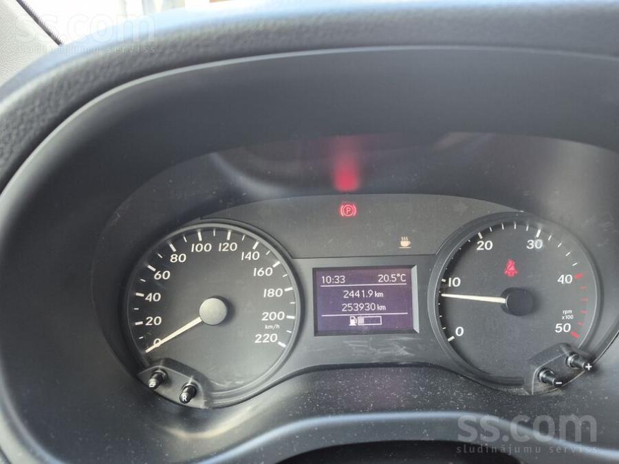 Pelēks Mercedes-Benz Vito 2015 Rīga, ar dzinēja tilpumu 2.20 L un nobraukumu 254 tūkst. km par 14200 €, foto 5 vietnē AUTOMOTO.COM.LV