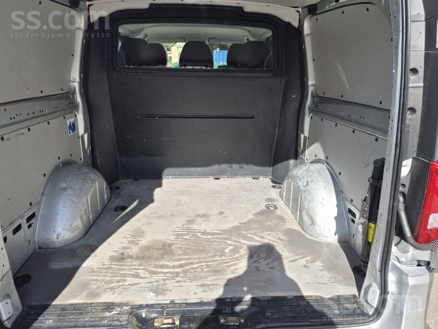 Pelēks Mercedes-Benz Vito 2015 Rīga, ar dzinēja tilpumu 2.20 L un nobraukumu 254 tūkst. km par 14200 €, foto 11 vietnē AUTOMOTO.COM.LV