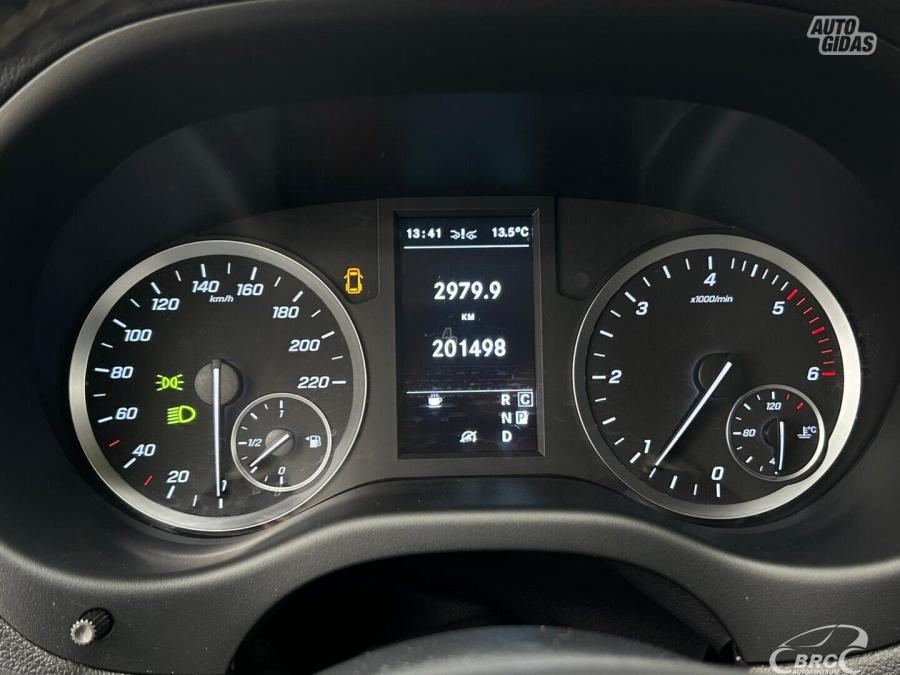 Grey Mercedes-Benz Vito 2022 in Avizieniai, with an engine capacity of 2.00 L and mileage of 201 thousand km for 28900 €, photo 15 on AUTOMOTO.COM.LV
