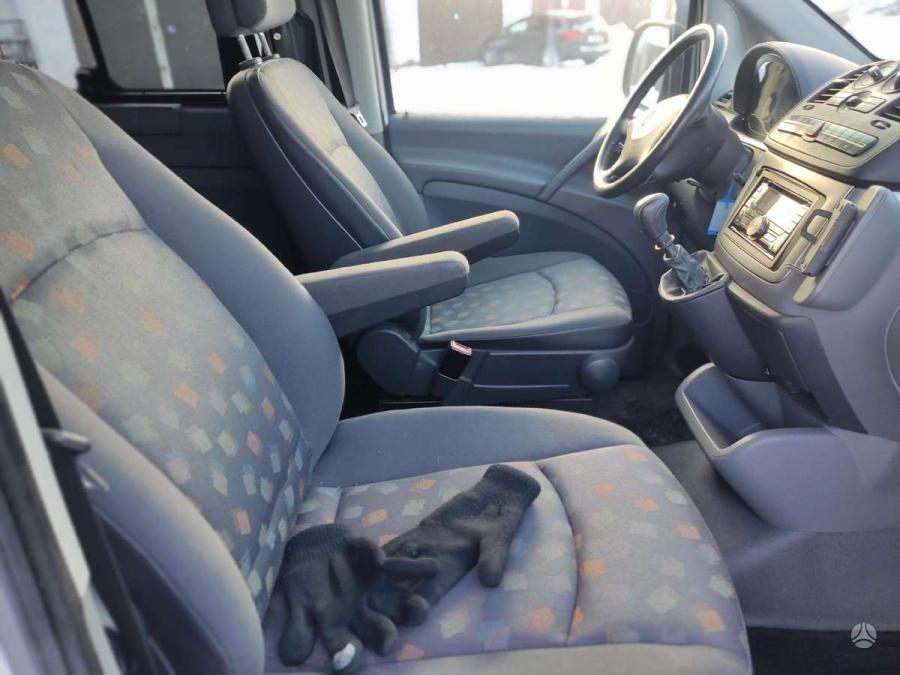 Pelēks Mercedes-Benz Vito 2004 Prienai, ar dzinēja tilpumu 2.15 L un nobraukumu 325 tūkst. km par 4300 €, foto 4 vietnē AUTOMOTO.COM.LV