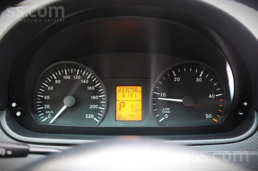 Grey Mercedes-Benz Vito 2011 in Riga, with an engine capacity of 2.20 L and mileage of 333 thousand km for 8995 €, photo 8 on AUTOMOTO.COM.LV