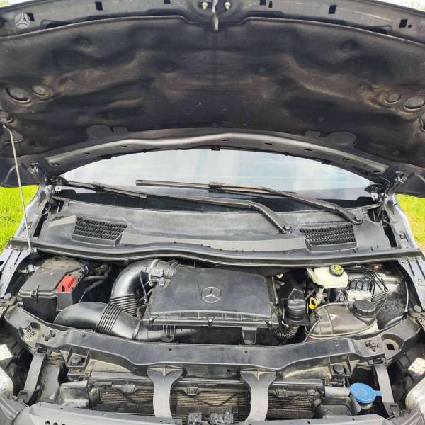 Grey Mercedes-Benz Vito 2015 in Vilnius, with an engine capacity of 2.14 L and mileage of 325 thousand km for 13900 €, photo 9 on AUTOMOTO.COM.LV
