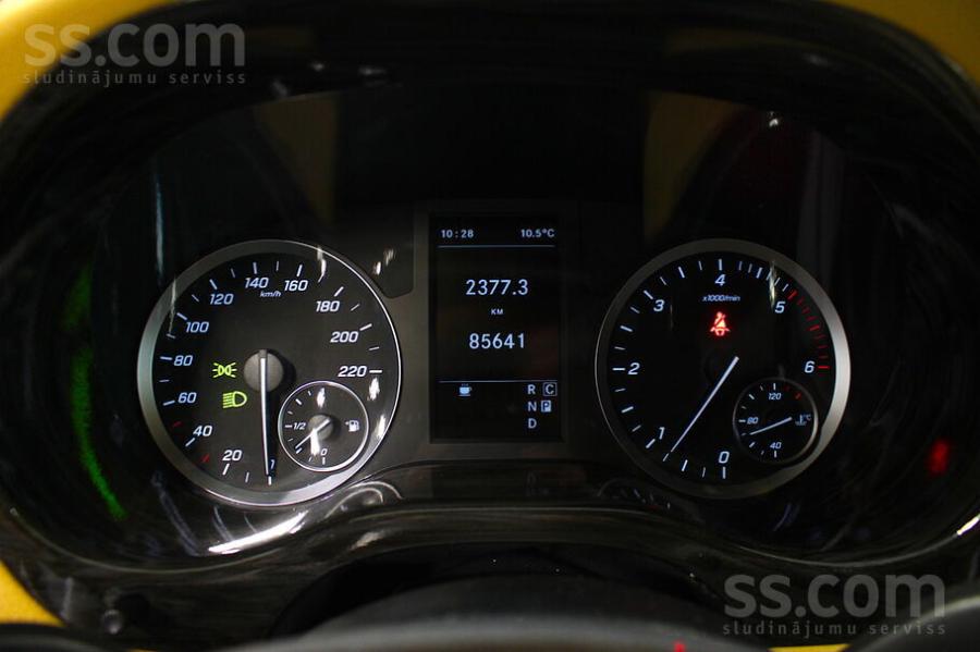 Pelēks Mercedes-Benz Vito 2021 Rīga, ar dzinēja tilpumu 2.00 L un nobraukumu 86 tūkst. km par 45000 €, foto 13 vietnē AUTOMOTO.COM.LV