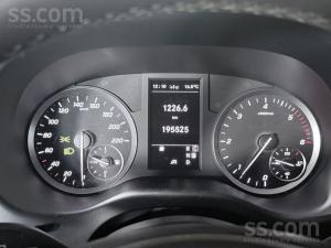 Grey Mercedes-Benz Vito 2022 in Riga, with an engine capacity of 2.00 L and mileage of 189 thousand km for 32900 €, photo 16 on AUTOMOTO.COM.LV