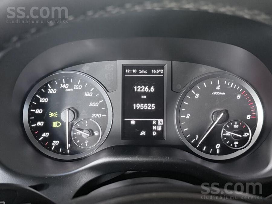 Grey Mercedes-Benz Vito 2022 in Riga, with an engine capacity of 2.00 L and mileage of 189 thousand km for 32900 €, photo 16 on AUTOMOTO.COM.LV