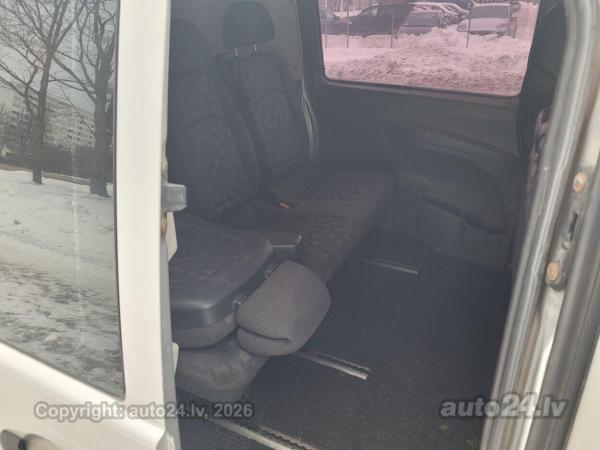 Pelēks Mercedes-Benz Vito 2006 Narva, ar dzinēja tilpumu 2.10 L un nobraukumu 470 tūkst. km par 1350 €, foto 6 vietnē AUTOMOTO.COM.LV