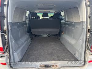 Pelēks Mercedes-Benz Vito 2010 Tallina, ar dzinēja tilpumu 3.00 L un nobraukumu 301 tūkst. km par 8999 €, foto 14 vietnē AUTOMOTO.COM.LV
