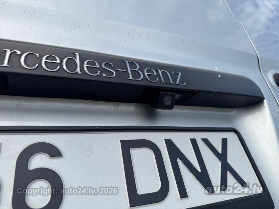 Pelēks Mercedes-Benz Vito 2010 Tallina, ar dzinēja tilpumu 3.00 L un nobraukumu 301 tūkst. km par 8999 €, foto 15 vietnē AUTOMOTO.COM.LV