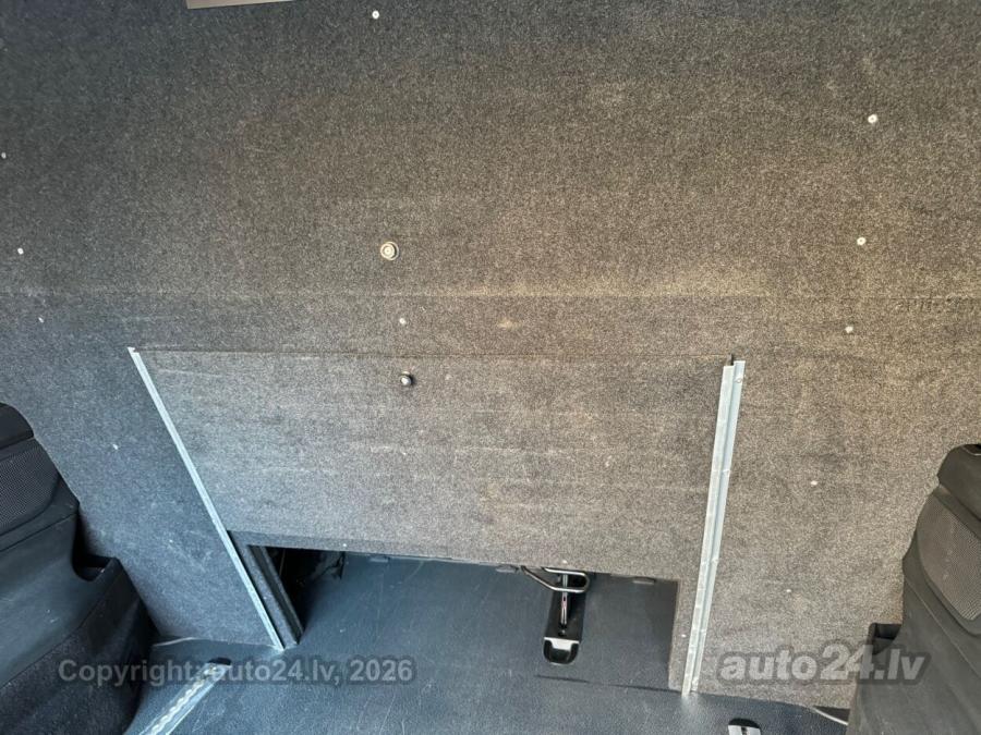 Grey Mercedes-Benz Vito 2022 in Tallinn, with an engine capacity of 2.00 L and mileage of 92 thousand km for 49000 €, photo 20 on AUTOMOTO.COM.LV