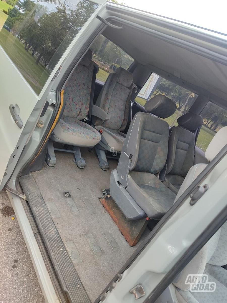 Mercedes-Benz Vito 2000 Ukmergė, ar dzinēja tilpumu 2.10 L un nobraukumu 291 tūkst. km par 1999 €, foto 12 vietnē AUTOMOTO.COM.LV