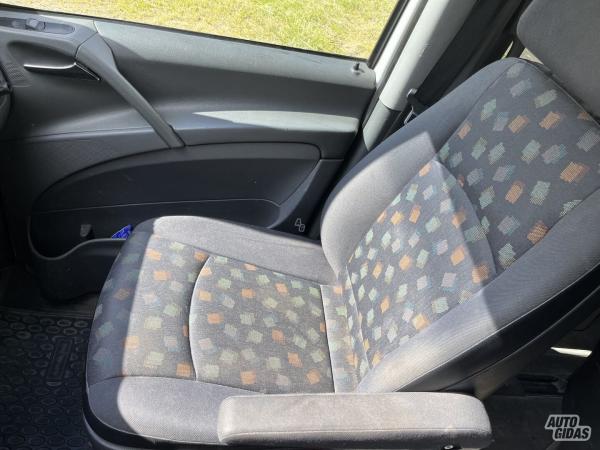 Mercedes-Benz Vito 2005 in Vilnius, with an engine capacity of 2.10 L and mileage of 320 thousand km for 2250 €, photo 8 on AUTOMOTO.COM.LV