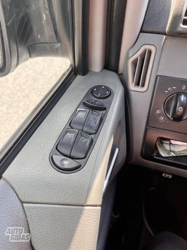 Mercedes-Benz Vito 2005 in Vilnius, with an engine capacity of 2.10 L and mileage of 320 thousand km for 2250 €, photo 10 on AUTOMOTO.COM.LV