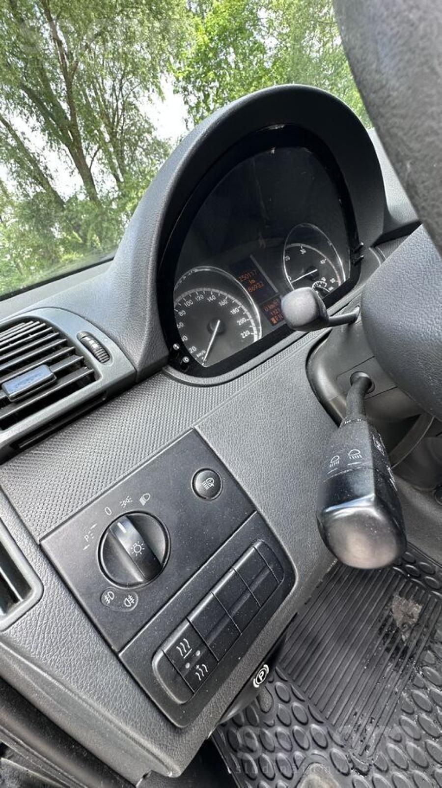 Mercedes-Benz Vito 2012 in Riga, with an engine capacity of 2.20 L and mileage of 250 thousand km for 5900 €, photo 6 on AUTOMOTO.COM.LV