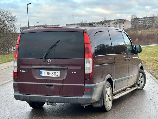 Red Mercedes-Benz Vito 2004 in Vilnius, with an engine capacity of 2.14 L and mileage of 290 thousand km for 1999 €, photo 2 on AUTOMOTO.COM.LV