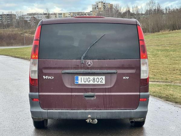 Red Mercedes-Benz Vito 2004 in Vilnius, with an engine capacity of 2.14 L and mileage of 290 thousand km for 1999 €, photo 3 on AUTOMOTO.COM.LV