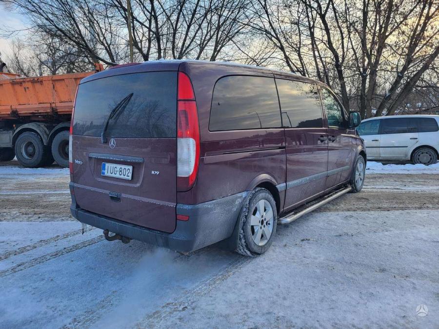 Red Mercedes-Benz Vito 2004 in Vilnius, with an engine capacity of 2.10 L and mileage of 550 thousand km for 2850 €, photo 3 on AUTOMOTO.COM.LV