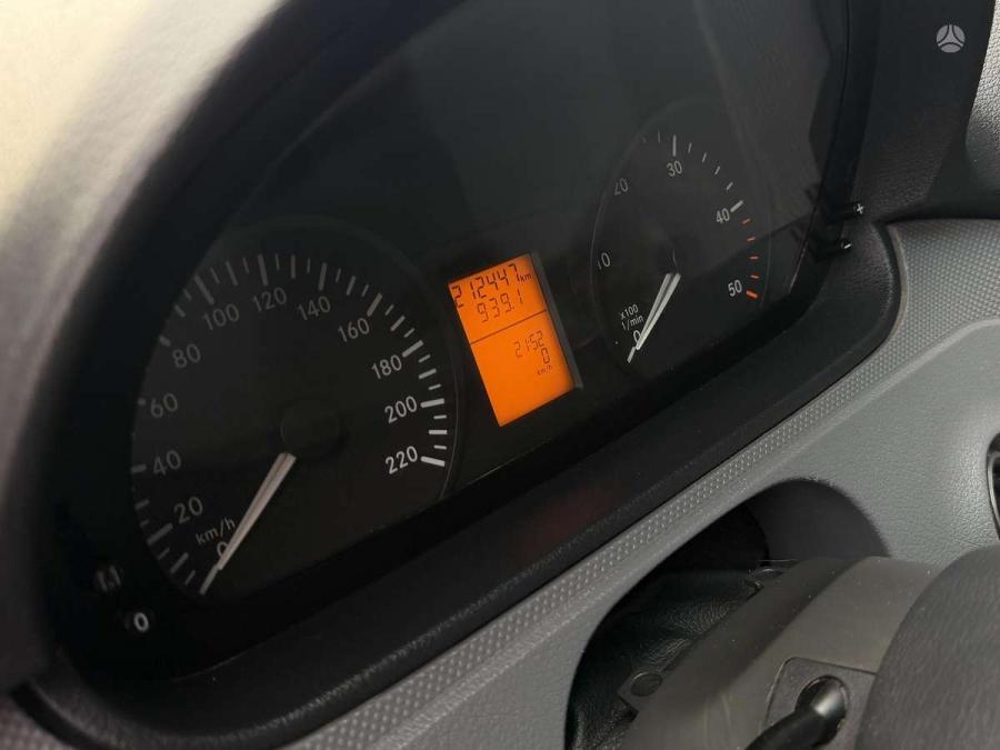 Sarkans Mercedes-Benz Vito 2007 Utena, ar dzinēja tilpumu 2.20 L un nobraukumu 213 tūkst. km par 3999 €, foto 16 vietnē AUTOMOTO.COM.LV