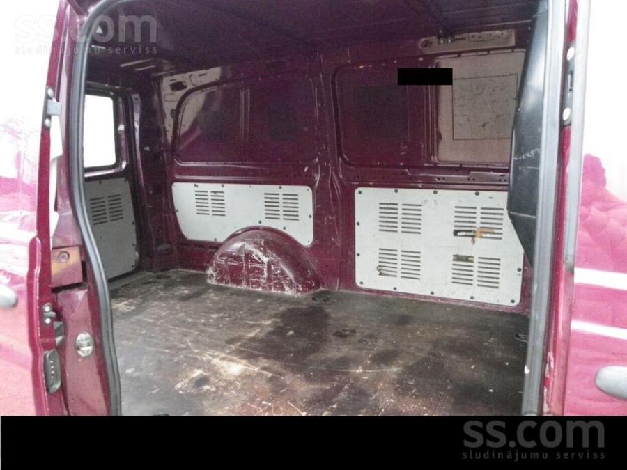 Sarkans Mercedes-Benz Vito 2007 Valka, ar dzinēja tilpumu 2.10 L un nobraukumu 316 tūkst. km par 2200 €, foto 15 vietnē AUTOMOTO.COM.LV