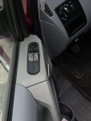 Red Mercedes-Benz Vito 2007 in Riga, with an engine capacity of 2.20 L and mileage of 254 thousand km for 6850 €, photo 9 on AUTOMOTO.COM.LV