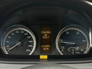 Red Mercedes-Benz Vito 2007 in Riga, with an engine capacity of 2.20 L and mileage of 254 thousand km for 6850 €, photo 17 on AUTOMOTO.COM.LV