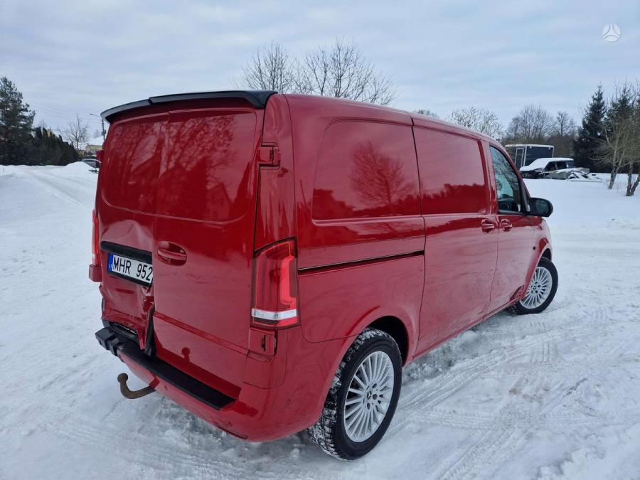 Red Mercedes-Benz Vito 2015 in Siauliai, with an engine capacity of 2.14 L and mileage of 151 thousand km for 11000 €, photo 5 on AUTOMOTO.COM.LV