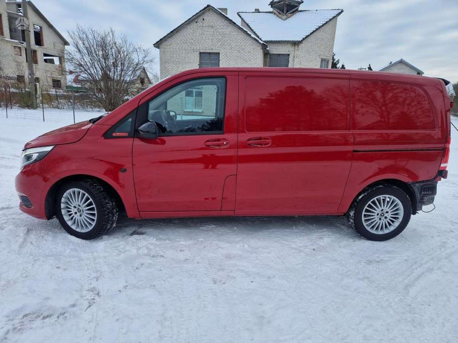 Red Mercedes-Benz Vito 2015 in Siauliai, with an engine capacity of 2.14 L and mileage of 151 thousand km for 11000 €, photo 6 on AUTOMOTO.COM.LV