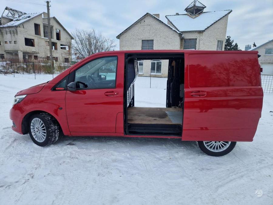 Red Mercedes-Benz Vito 2015 in Siauliai, with an engine capacity of 2.14 L and mileage of 151 thousand km for 11000 €, photo 12 on AUTOMOTO.COM.LV