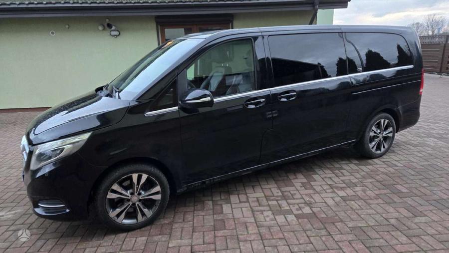 Black Mercedes-Benz Vito V220 2015 in Taurage, with an engine capacity of 2.20 L and mileage of 200 thousand km for 19500 €, photo 4 on AUTOMOTO.COM.LV