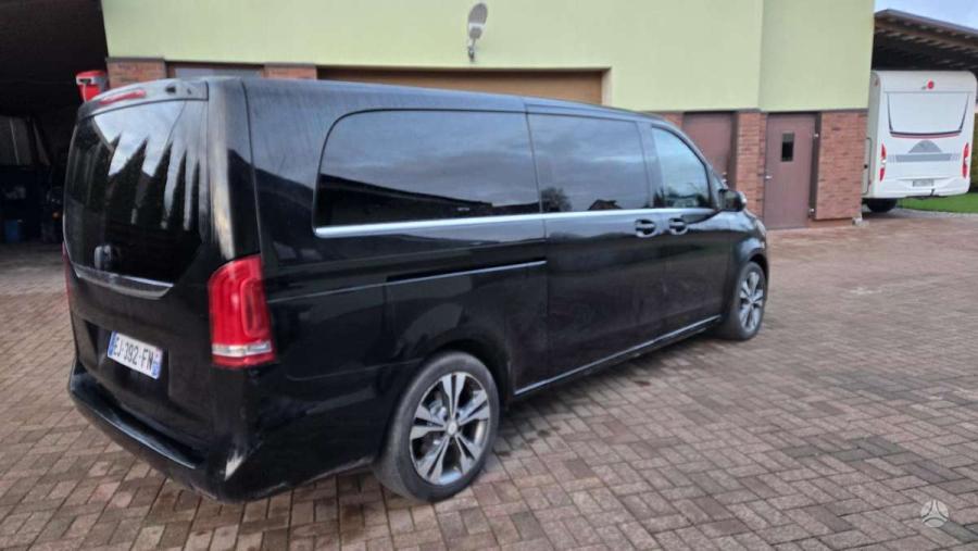 Black Mercedes-Benz Vito V220 2015 in Taurage, with an engine capacity of 2.20 L and mileage of 200 thousand km for 19500 €, photo 13 on AUTOMOTO.COM.LV