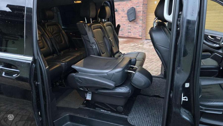 Black Mercedes-Benz Vito V220 2015 in Taurage, with an engine capacity of 2.20 L and mileage of 200 thousand km for 19500 €, photo 19 on AUTOMOTO.COM.LV