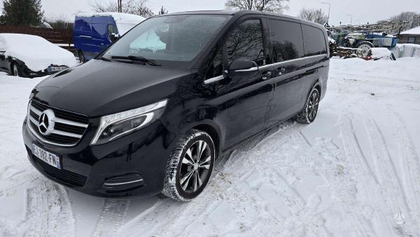 Black Mercedes-Benz Vito V220 2015 in Taurage, with an engine capacity of 2.20 L and mileage of 201 thousand km for 18900 €, photo 2 on AUTOMOTO.COM.LV