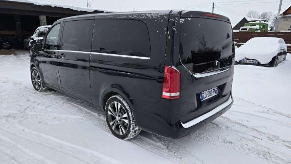 Black Mercedes-Benz Vito V220 2015 in Taurage, with an engine capacity of 2.20 L and mileage of 201 thousand km for 18900 €, photo 3 on AUTOMOTO.COM.LV