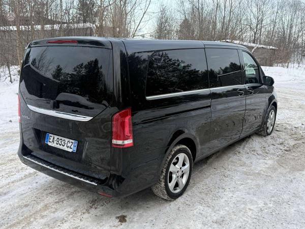 Black Mercedes-Benz Vito V220 2016 in Vilnius, with an engine capacity of 2.20 L and mileage of 270 thousand km for 18900 €, photo 5 on AUTOMOTO.COM.LV