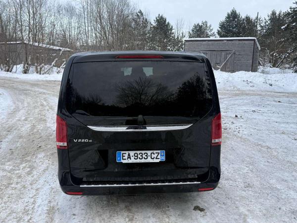 Black Mercedes-Benz Vito V220 2016 in Vilnius, with an engine capacity of 2.20 L and mileage of 270 thousand km for 18900 €, photo 6 on AUTOMOTO.COM.LV