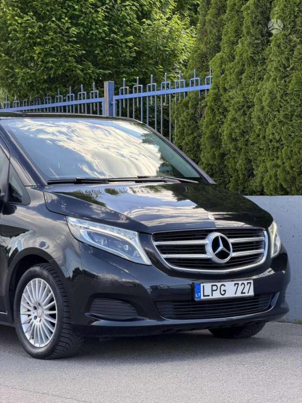 Black Mercedes-Benz Vito V220 2016 in Vilnius, with an engine capacity of 2.14 L and mileage of 146 thousand km for 26900 €, photo 6 on AUTOMOTO.COM.LV