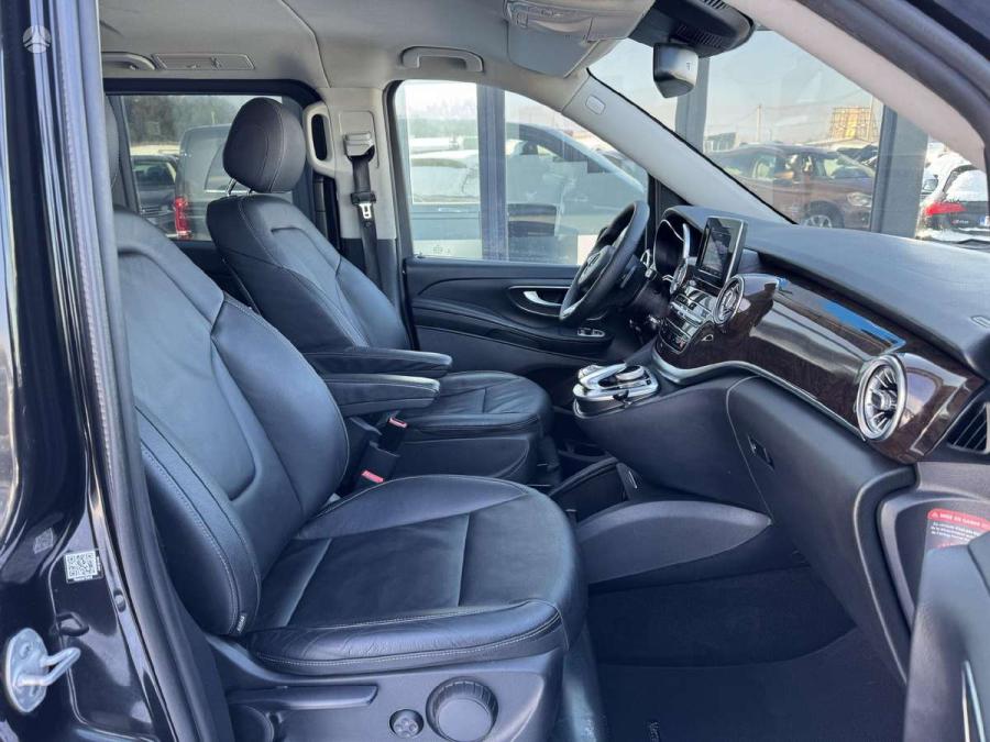 Melns Mercedes-Benz Vito V220 2017 Viļņa, ar dzinēja tilpumu 2.20 L un nobraukumu 221 tūkst. km par 22950 €, foto 12 vietnē AUTOMOTO.COM.LV